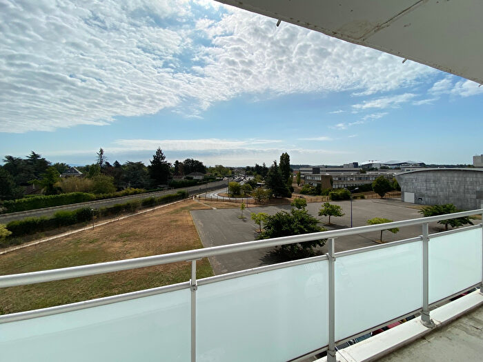 Appartement 1 pièce à Décines-Charpieu, Berthaudière, à louer