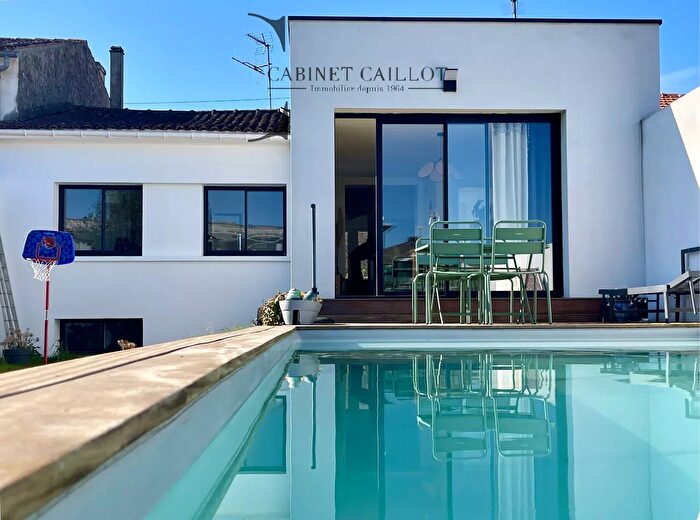 Maison à vendre - Saintes, Centre-ville - 7 pièces - 3 chambres