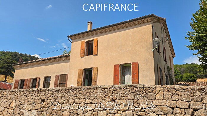 Gluiras : Maison 8 pièces à vendre