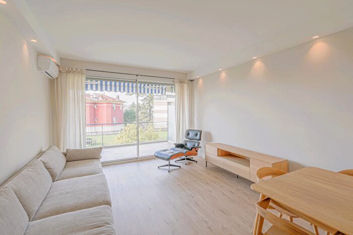 Appartement à vendre - Nice, Cimiez - 3 pièces - 2 chambres