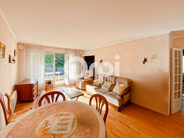 Appartement à vendre - Mantes-la-Jolie, Centre-ville - 4 pièces - 2 chambres