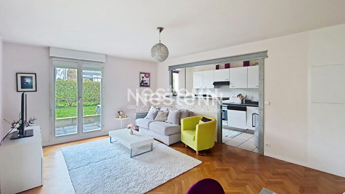 Appartement à louer - Saint-Cyr-lécole, Hôtel de ville - 2 pièces - 1 chambre