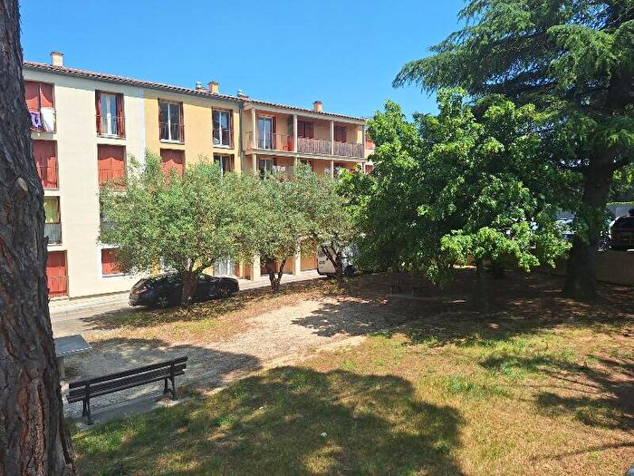 Appartement à louer - Ouest Sud, Vaison-la-Romaine - 4 pièces