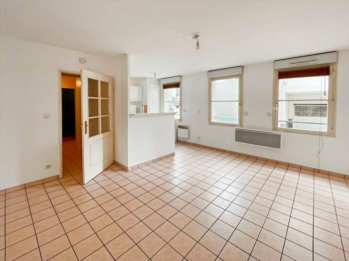 Appartement à louer - Carmes-République, Orléans - 2 pièces - 1 chambre