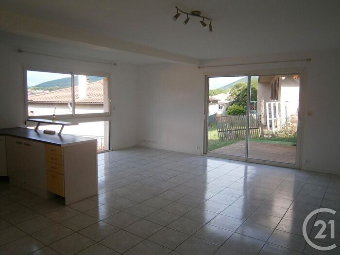 Appartement à louer - Lavelanet - 4 pièces - 3 chambres