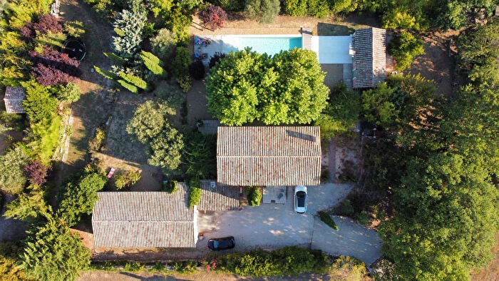 Maison 6 pièces à vendre à Uzès