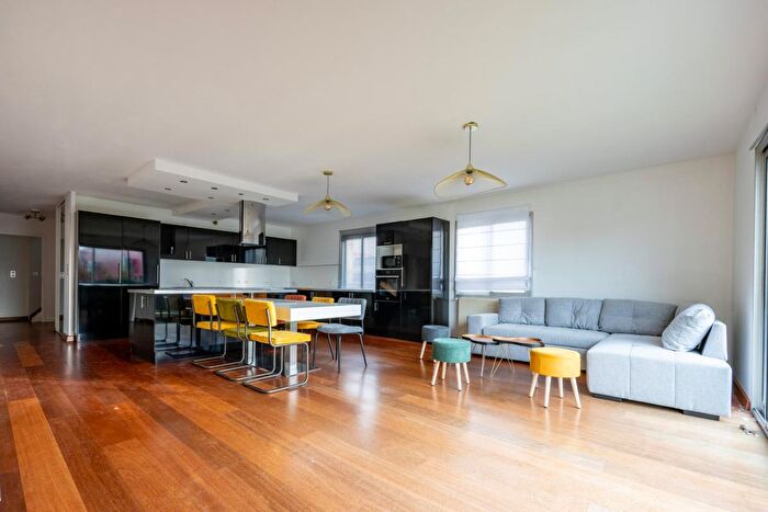 Maison 8 pièces à louer à Rezé