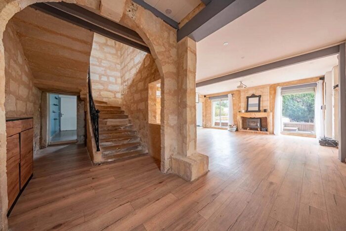 Maison à vendre - Ambarès-et-Lagrave, Centre-ville, Lagrave, Les Erables, Chêne Vert - 6 pièces - 5 chambres