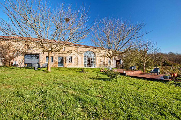 Maison à vendre - Saint-Martin-de-Sescas - 6 pièces - 4 chambres