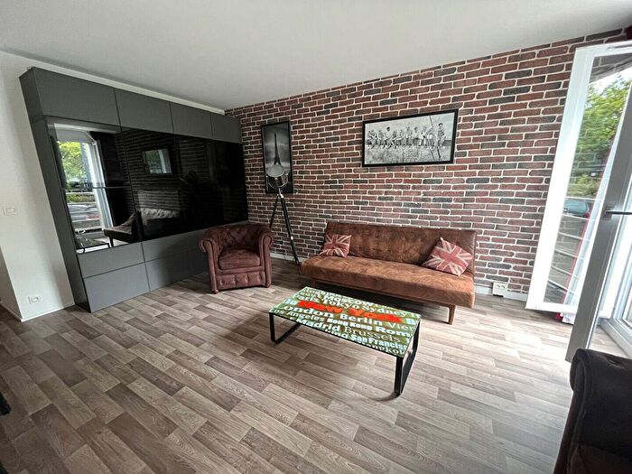 Appartement à louer - La Clef Saint Pierre, Élancourt - 2 pièces - 1 chambre