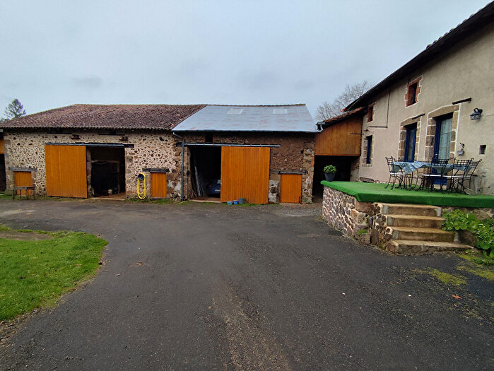 Maison à vendre - Rochechouart - 4 pièces - 2 chambres