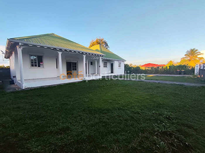 Maison 4 pièces à louer à Les Abymes