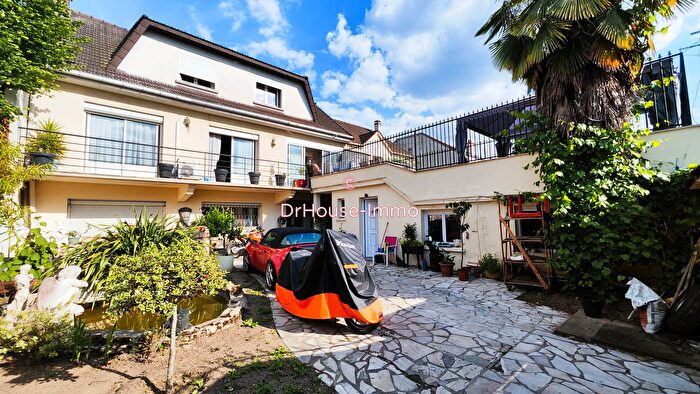 Saint-Maur-des-Fossés, La Pie : Maison 14 pièces à vendre