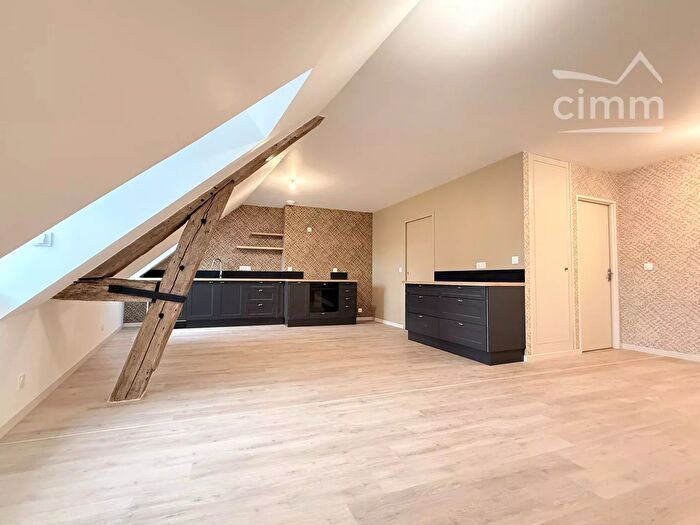 Appartement à louer - Cour-Cheverny - 4 pièces - 3 chambres