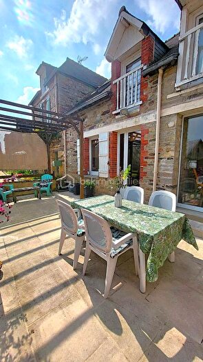 Maison à vendre - Bourg-des-Comptes - 5 pièces - 3 chambres