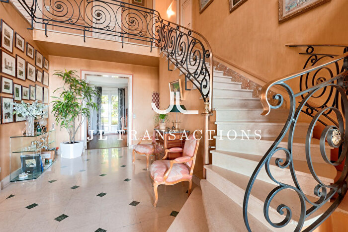 Maison à vendre - Suresnes, Plateau Ouest - 10 pièces - 4 chambres