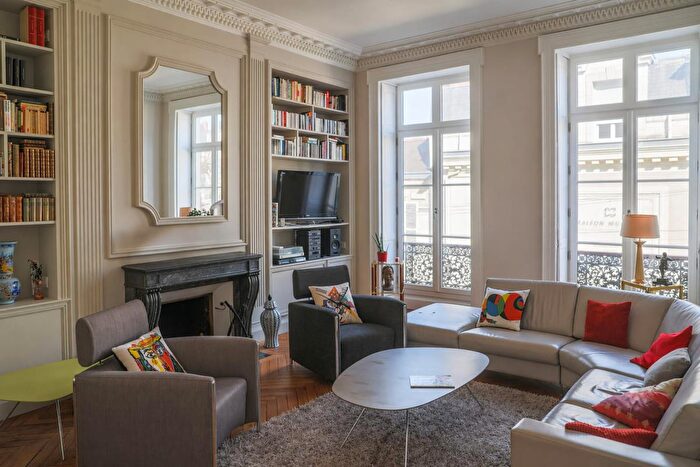 Maison à vendre - Angers, Centre-ville, La Fayette - 12 pièces - 7 chambres