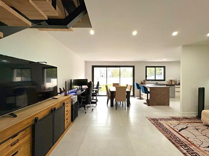 Maison à vendre - Trélazé - 6 pièces - 4 chambres