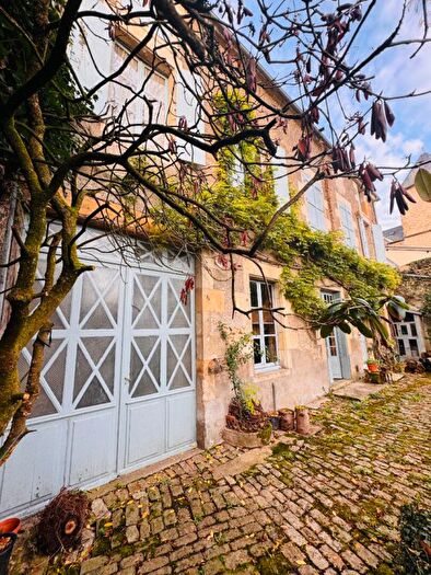 Maison 10 pièces à Prémery, à vendre
