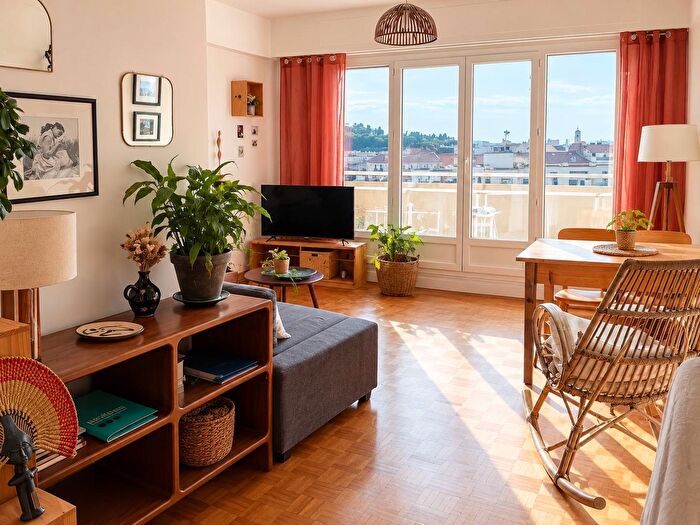 Appartement 2 pièces à louer à Nice, Riquier