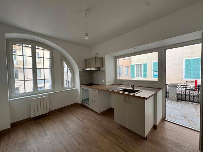 Appartement à louer - Centre, Saint-Marcellin - 3 pièces - 2 chambres