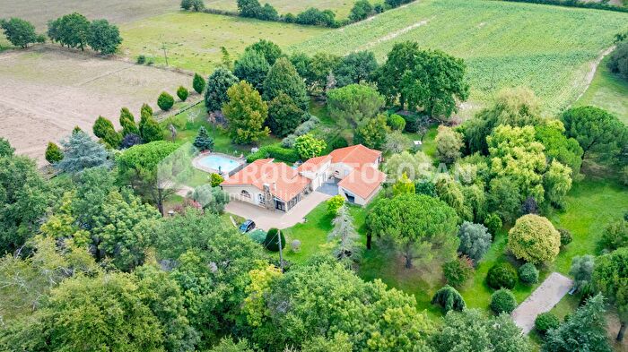 Maison à vendre - Lavaur - 7 pièces - 3 chambres