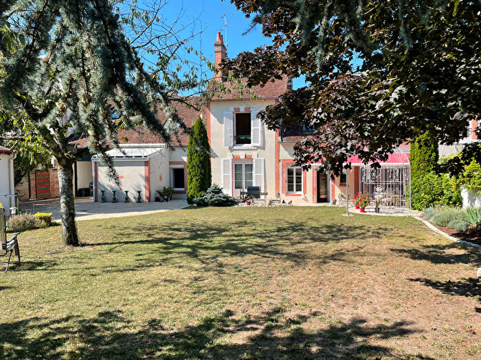 Romorantin-Lanthenay, Chailloux, Malicorne : Maison 11 pièces à vendre