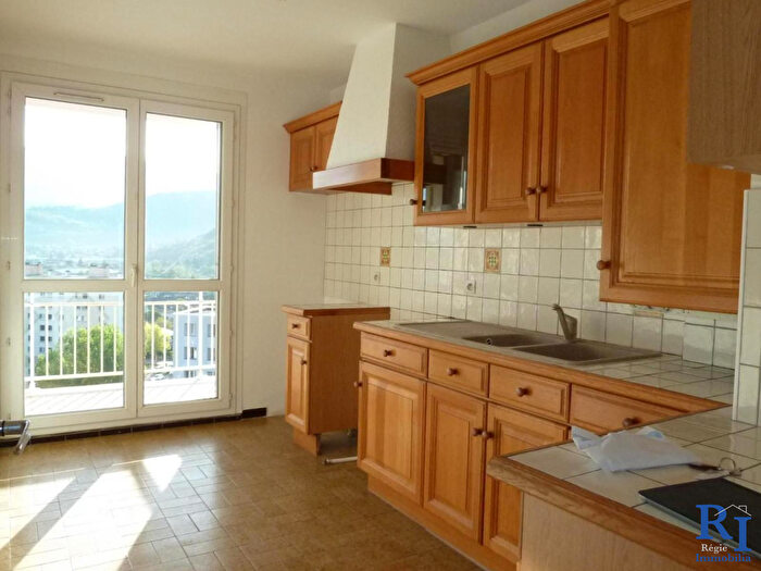 Appartement à louer - Échirolles, Centre-ville - 3 pièces - 2 chambres