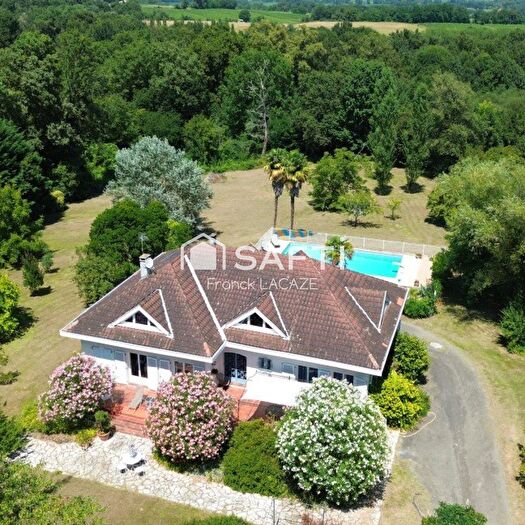 Maison à vendre - Nogaro - 11 pièces - 6 chambres