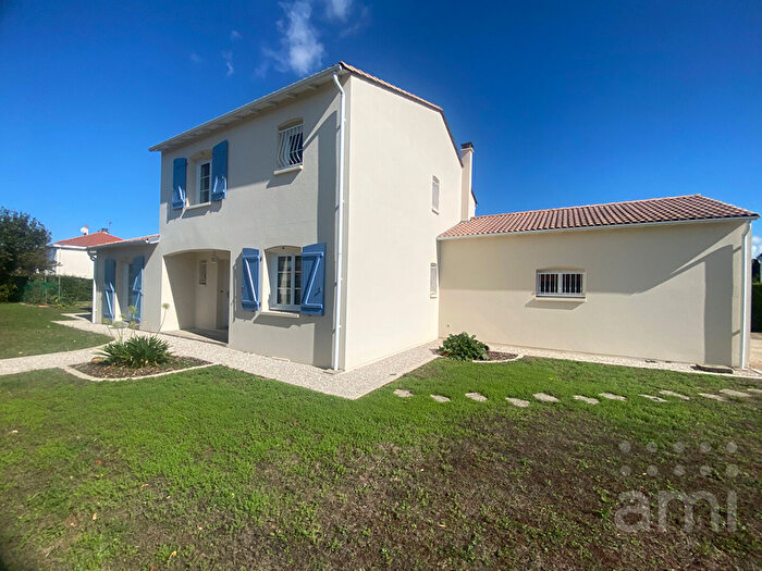 Maison 7 pièces à Aiffres, à vendre