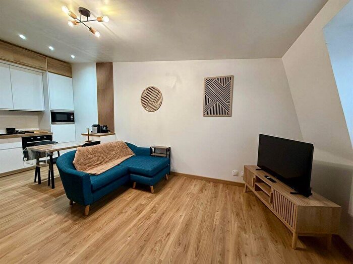 Appartement à louer - Centre, Chevilly-Larue - 1 pièce