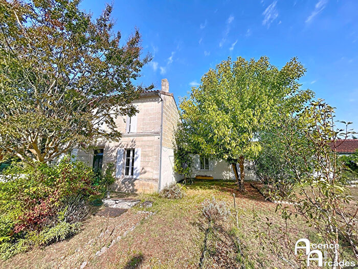 Maison à vendre - Saint-André-de-Cubzac - 8 pièces - 4 chambres