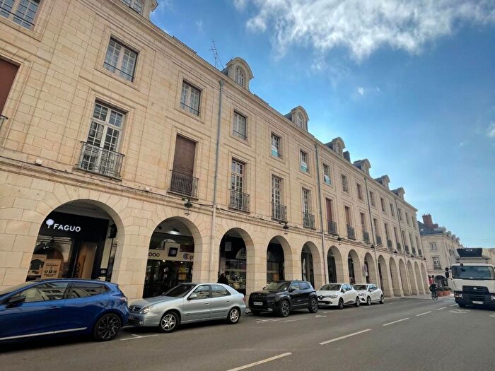 Appartement à louer - Orléans, Cathédrale, Jeanne dArc - 4 pièces - 2 chambres