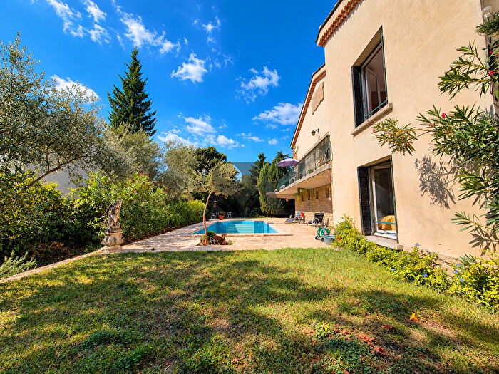Maison 8 pièces à vendre à Villeneuve-lès-Avignon, Pasteur, Bellevue