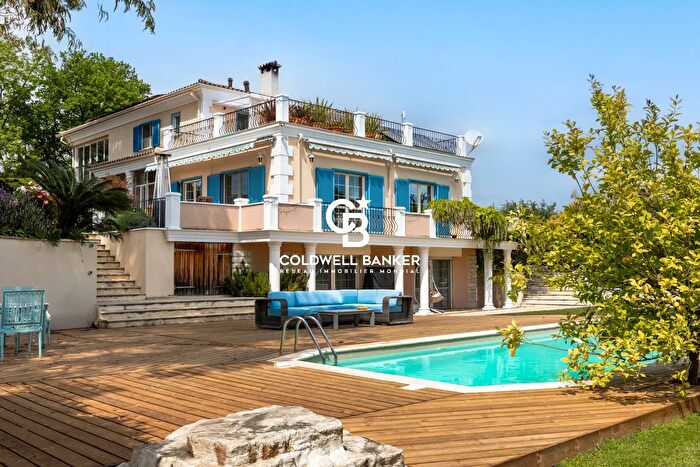 Maison 10 pièces à Saint-Paul-de-Vence, à vendre