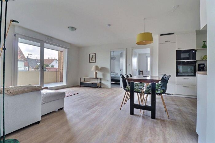 Appartement à louer - Centre, Erstein - 4 pièces - 3 chambres