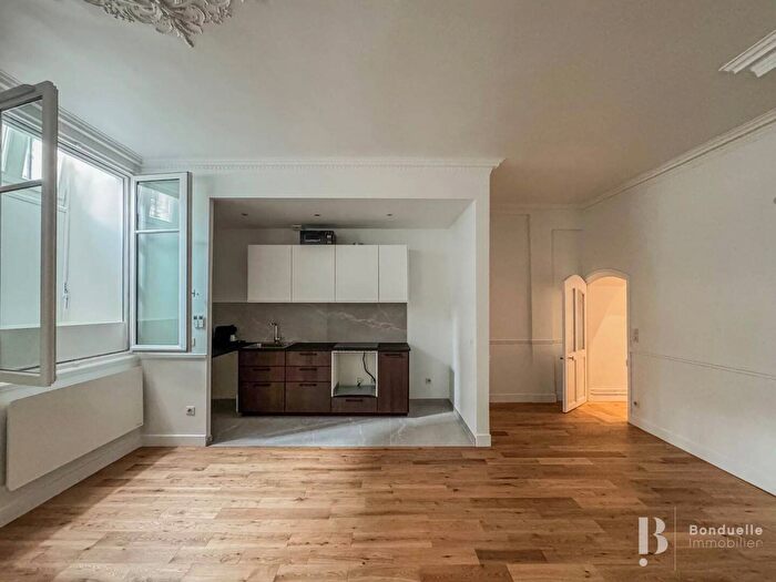 Appartement à louer - Invalides, Paris ème arrondissement - 3 pièces - 2 chambres