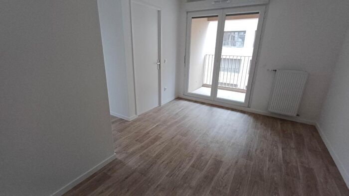 Appartement à louer - Bobigny, Centre-ville - 3 pièces - 2 chambres