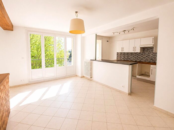 Vaulx-en-Velin, Village : Appartement 4 pièces à vendre