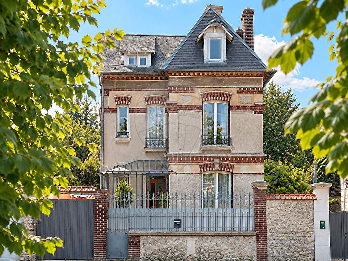Maison 6 pièces à Crépy-en-Valois, Péguy, à vendre
