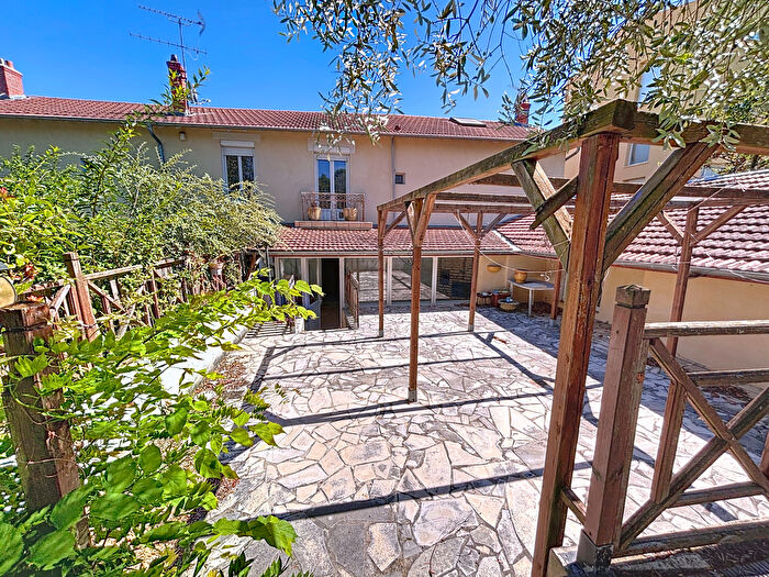 Maison à vendre - Feyzin - 6 pièces - 4 chambres