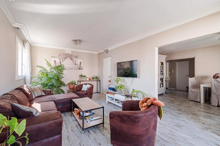 Appartement 4 pièces à Décines-Charpieu, Berthaudière, à vendre