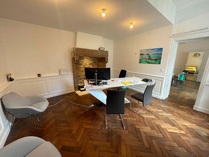 Appartement à vendre - Quartiers Centre, Centre-ville - 4 pièces - 2 chambres