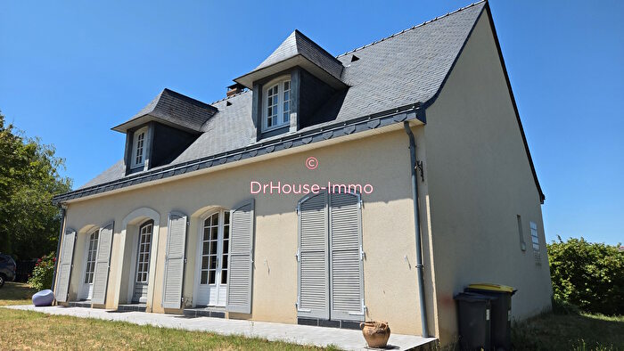 Jarzé : Maison 8 pièces à vendre