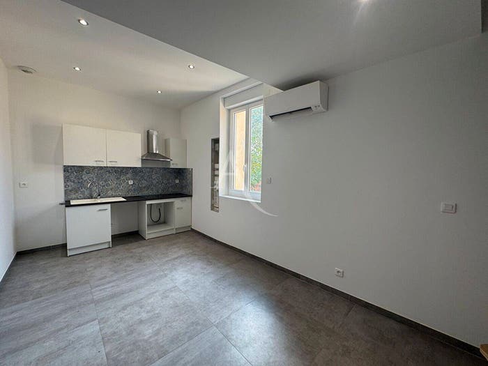 Chemin Bas d'Avignon, Nîmes - Appartement 2 pièces à louer