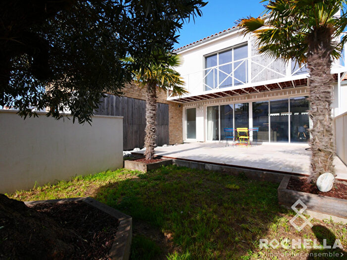 Maison à vendre - LHoumeau - 5 pièces - 3 chambres