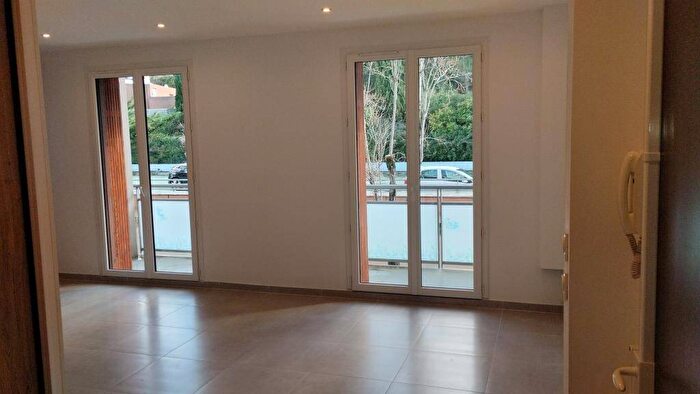 Appartement à louer - Centre, Carnoux-en-Provence - 3 pièces - 2 chambres