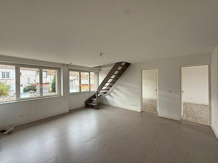 Appartement 4 pièces à louer - Égly