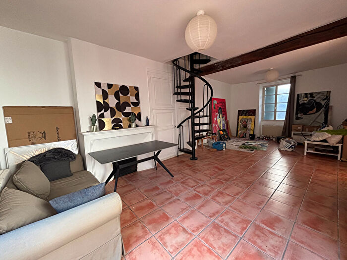 Bourges, Centre-ville, Charlet, Lahitolle, Pignoux, Sembat : Appartement 4 pièces à louer