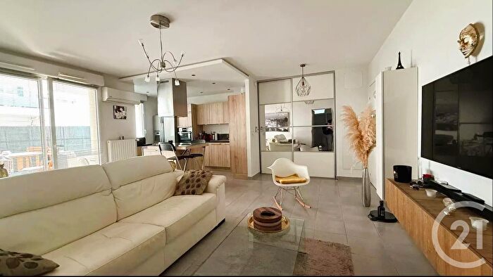 Appartement à vendre - Vénissieux, Georges Levy, Ernest Renan, Moulin à vent - 3 pièces - 2 chambres